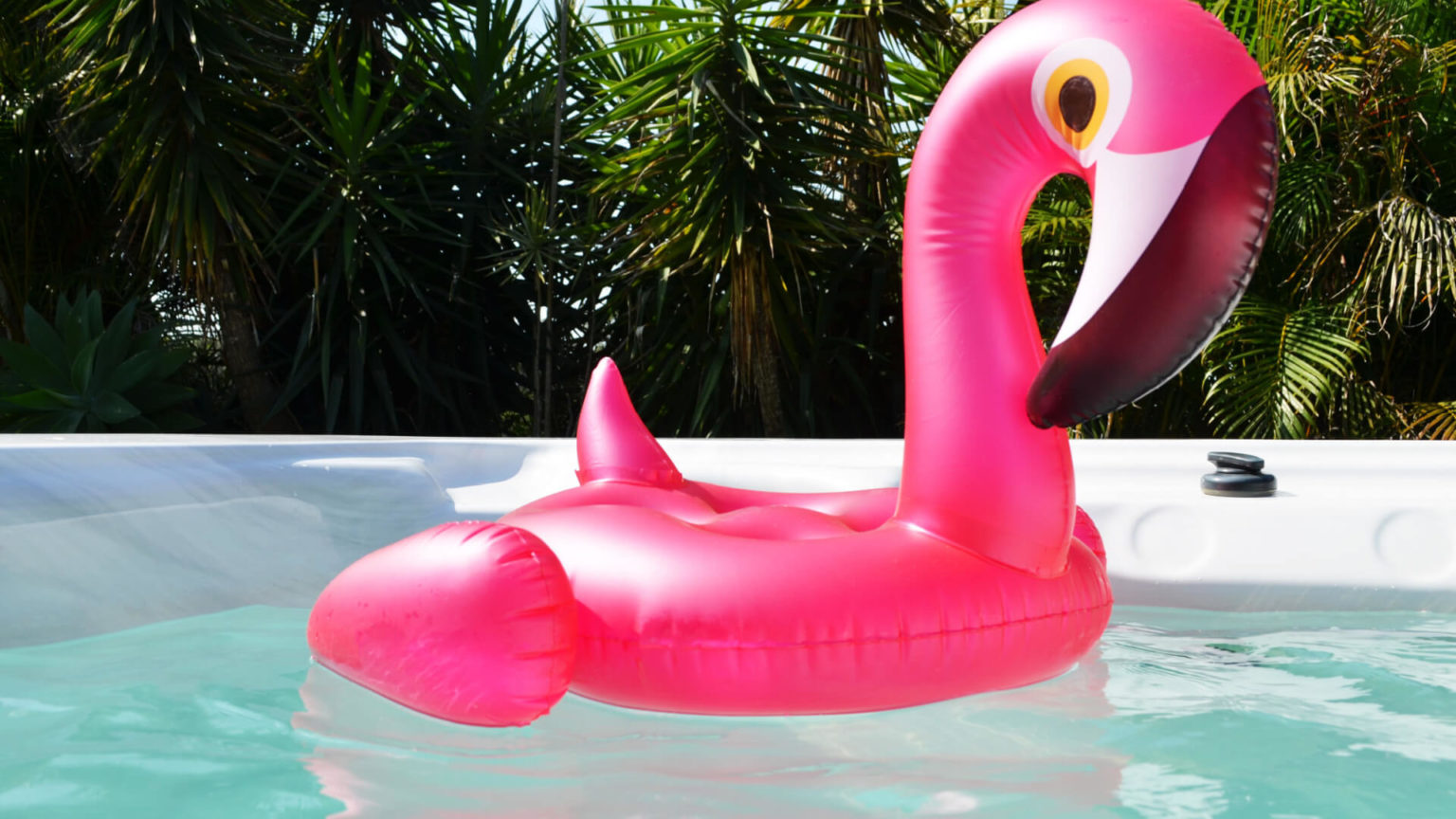 5 Floatation Devices for the Hot Tub | Aqua Leisure