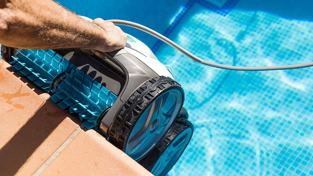 What is Plaster Dust and Why is it in Your Fiberglass Pool?