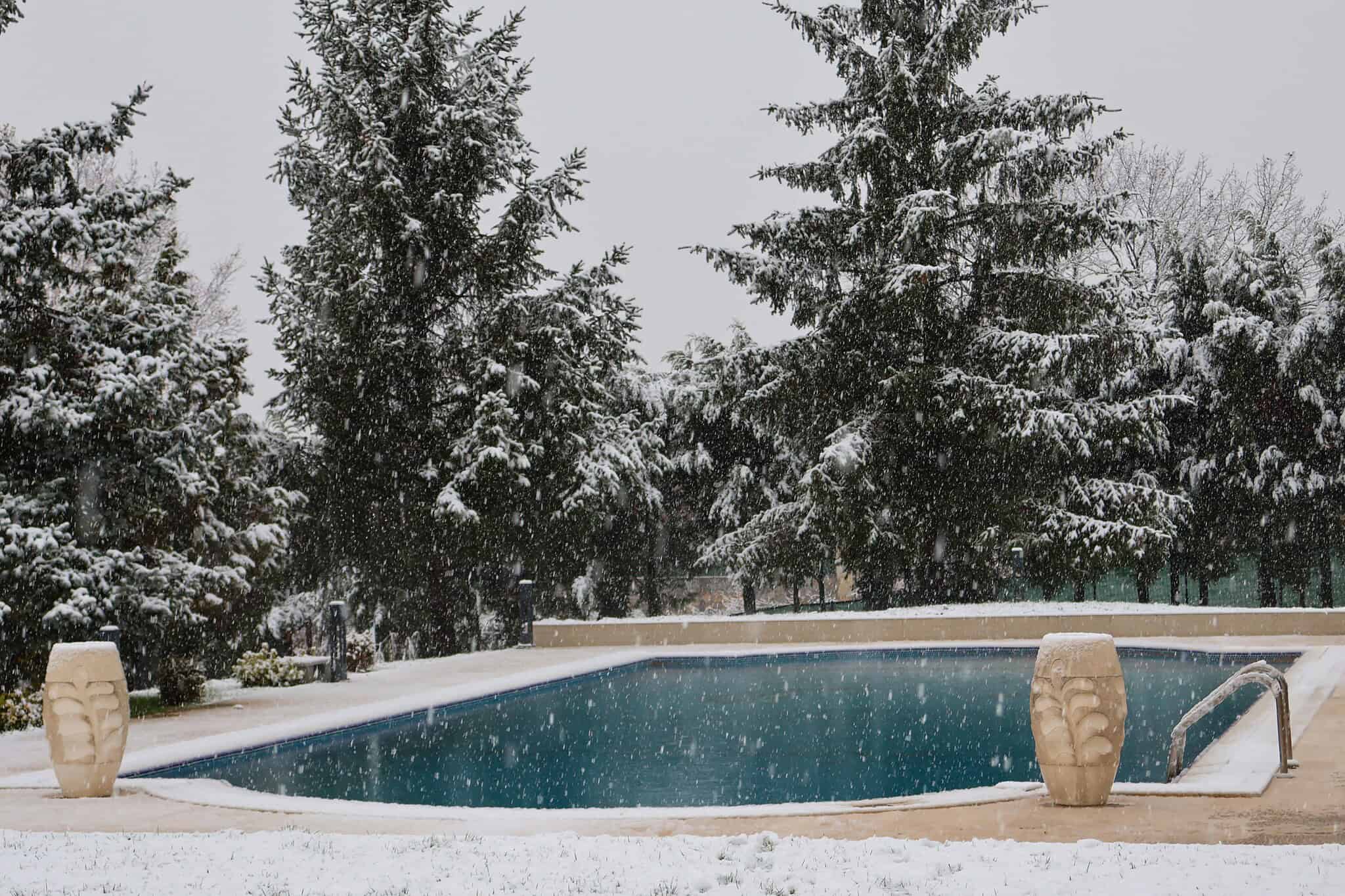 Storm Prep 101: How to Protect Your Pool During Stormy Weather - Aqua ...